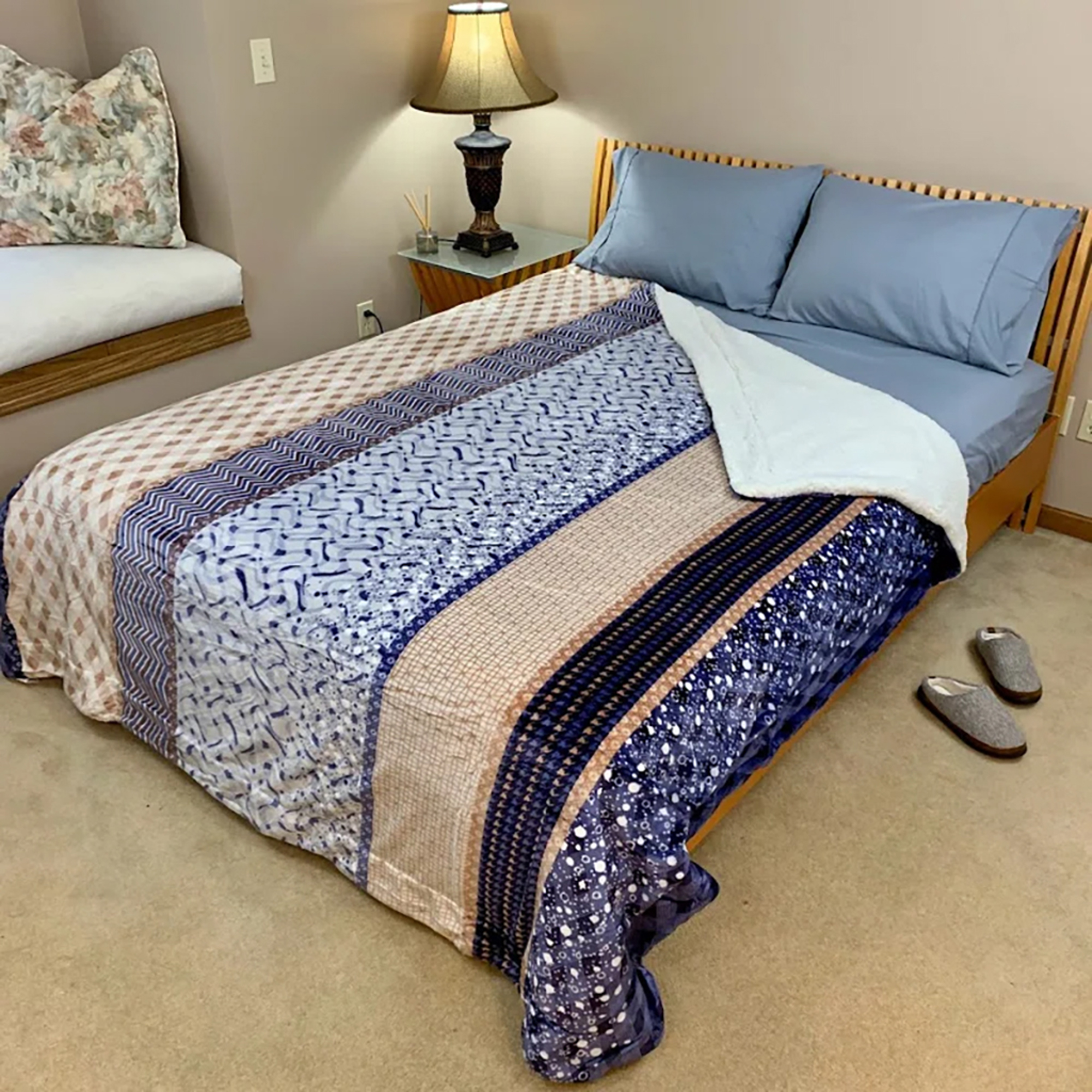 Cozy and Luxurious Flannel/Sherpa Queen Sized Blanket | Jane.com